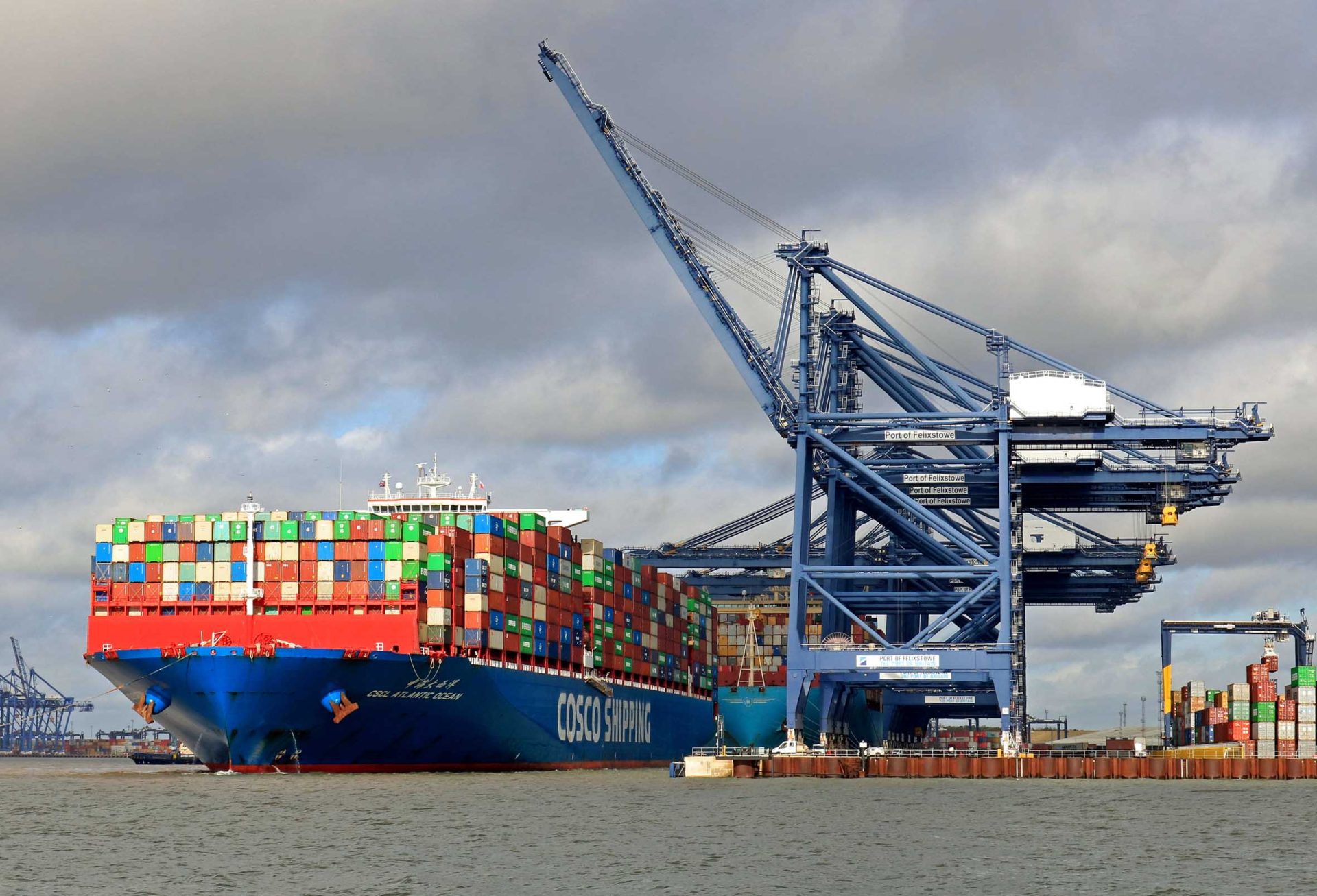 COSCO Orders 12 Ultra-Large Green Methanol Containerships for $2.9 ...