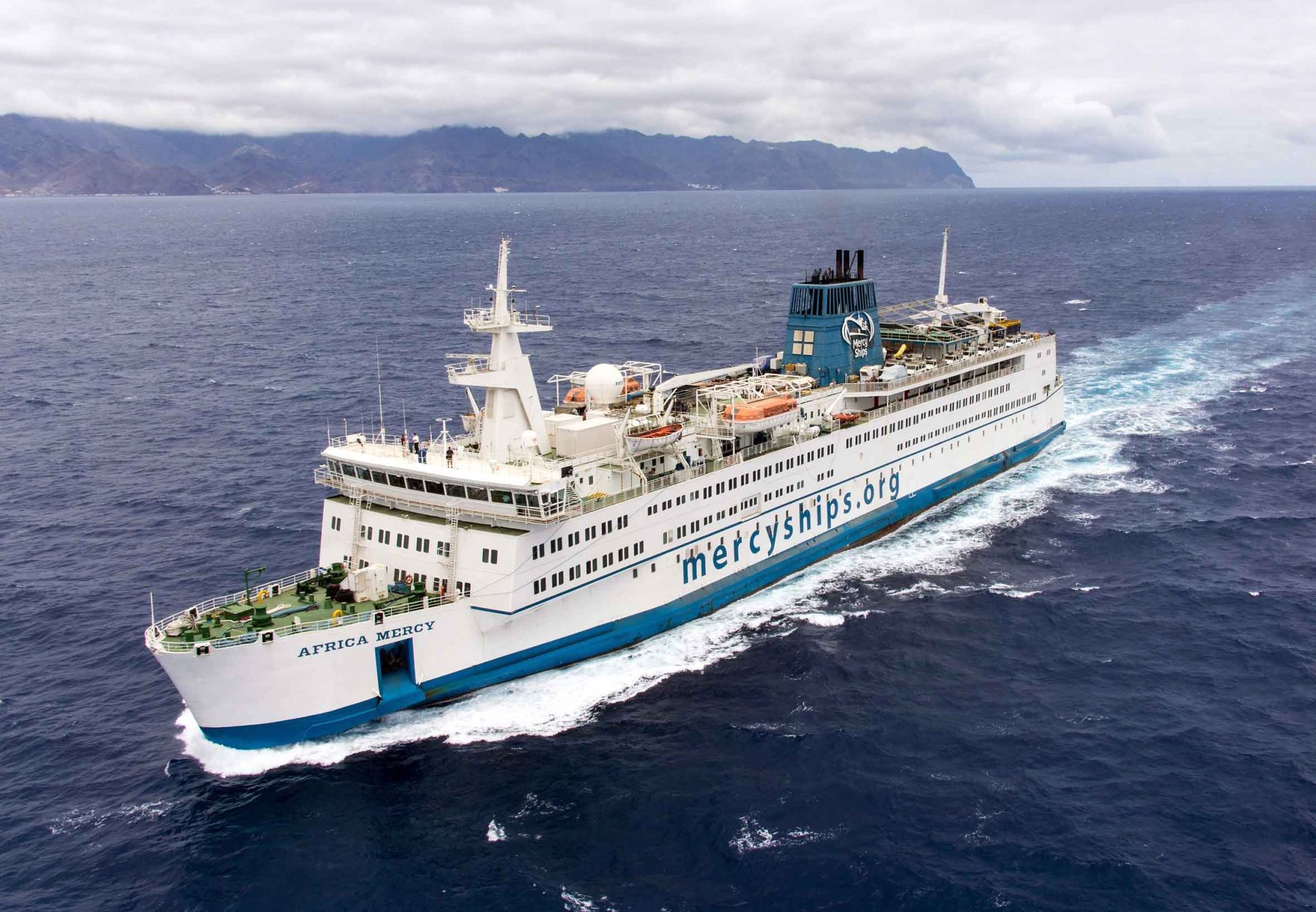 Civilian hospital ship to hold a second annual ‘cargo day’ | Ships Monthly